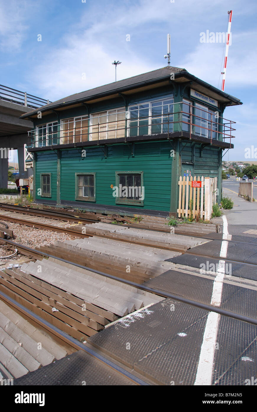 Newhaven Town old green Signal Box at level crossing Stock Photo - Alamy
