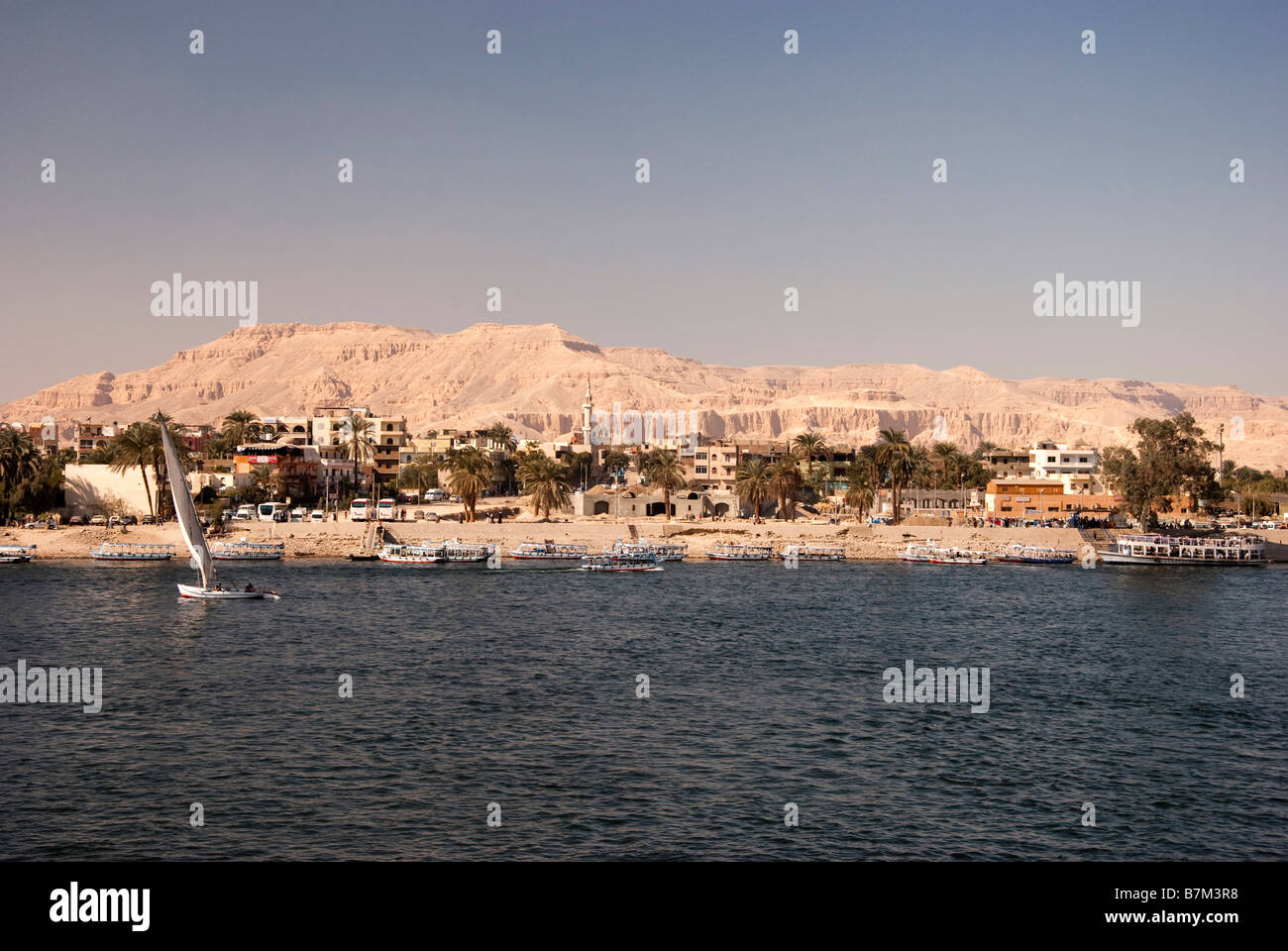 Egyptian landscape hi-res stock photography and images - Alamy