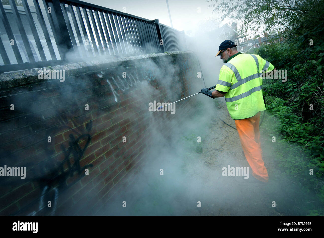 Graffiti cleaning service hi-res stock photography and images - Alamy