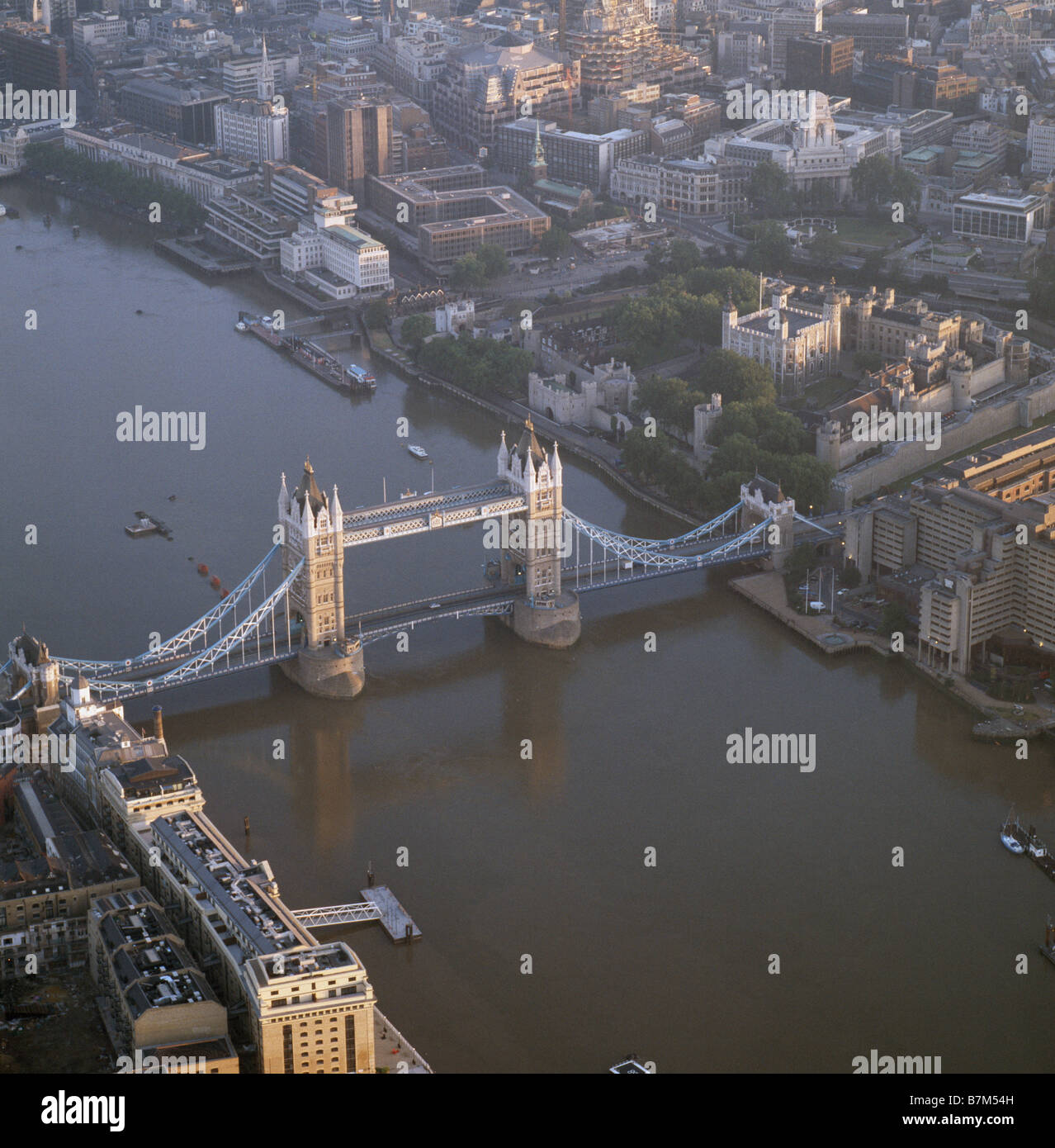Aerial london bridge hi-res stock photography and images - Alamy