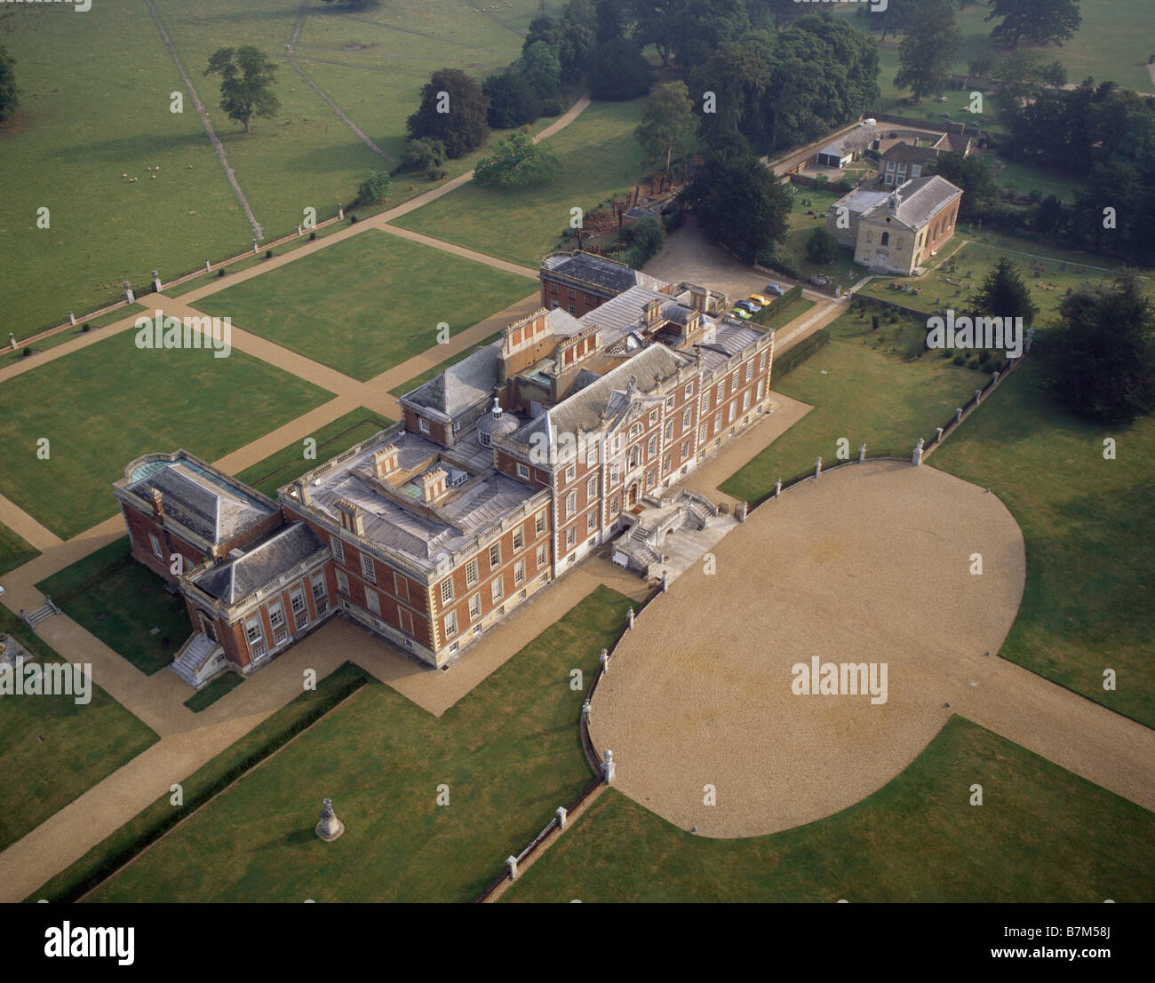 Wimpole hall aerial hi-res stock photography and images - Alamy