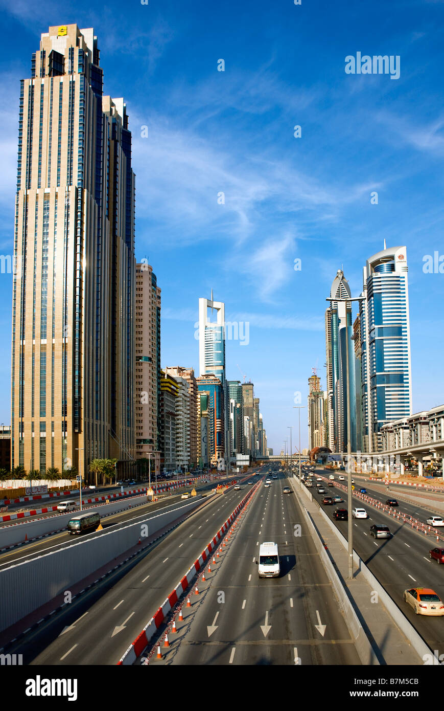Dubai traffic road hi-res stock photography and images - Alamy