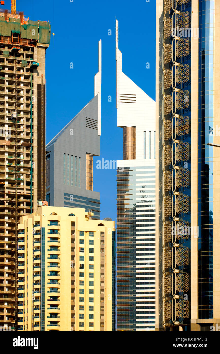 Dubai towers hi-res stock photography and images - Alamy
