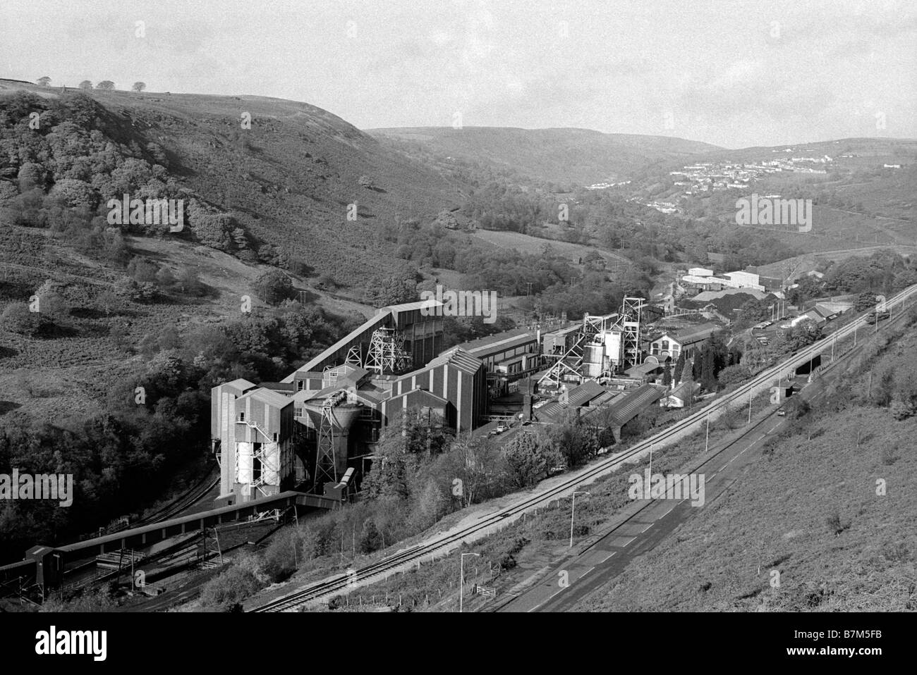 2nd November 1992 View over Taff Merthyr colliery coal mining complex ...