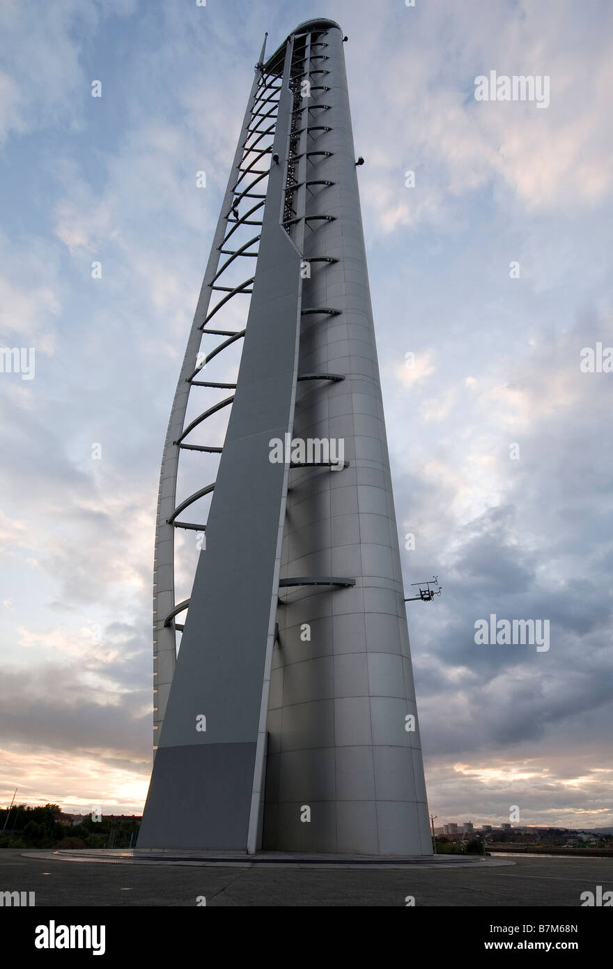 Tower at Glasgow Science centre Stock Photo - Alamy