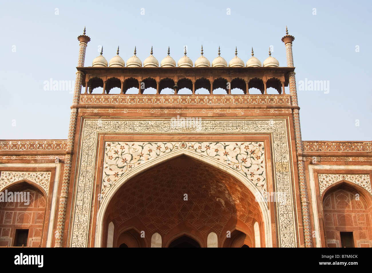 Entrance Portal of the Taj Mahal Stock Photo - Alamy