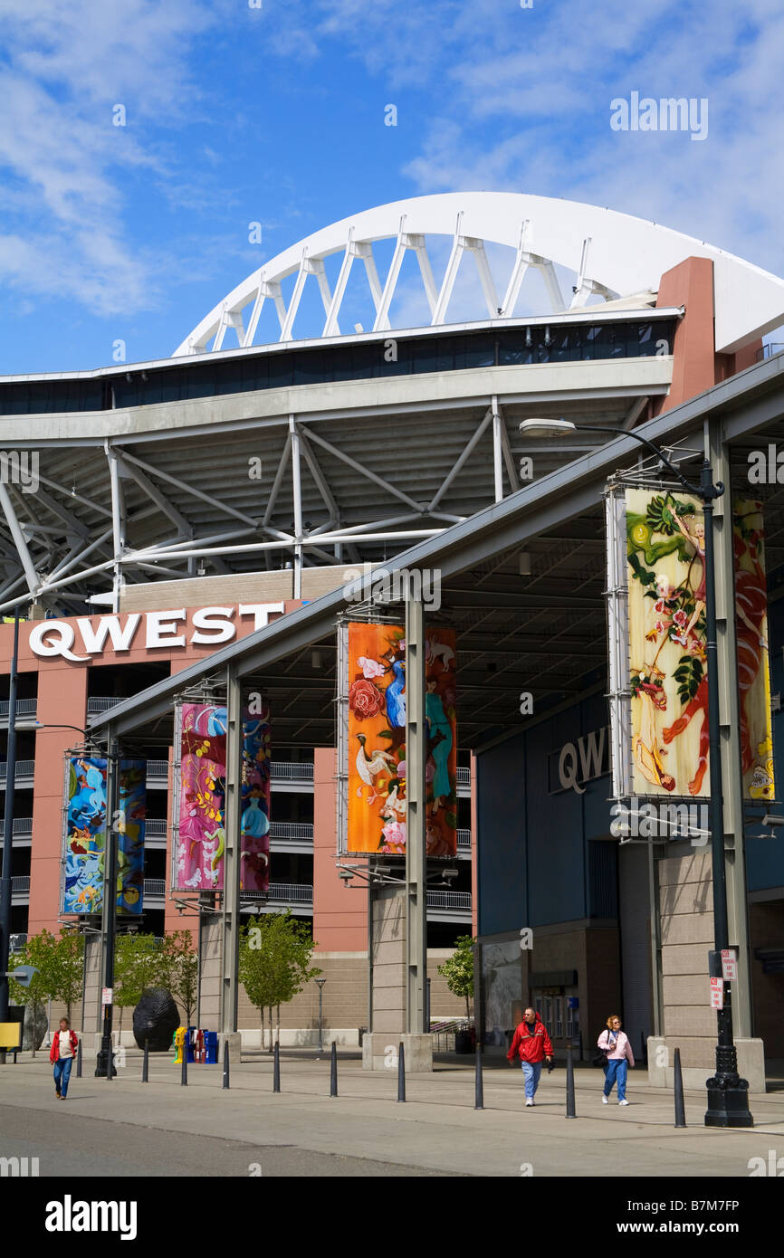 Quest field hi-res stock photography and images - Alamy