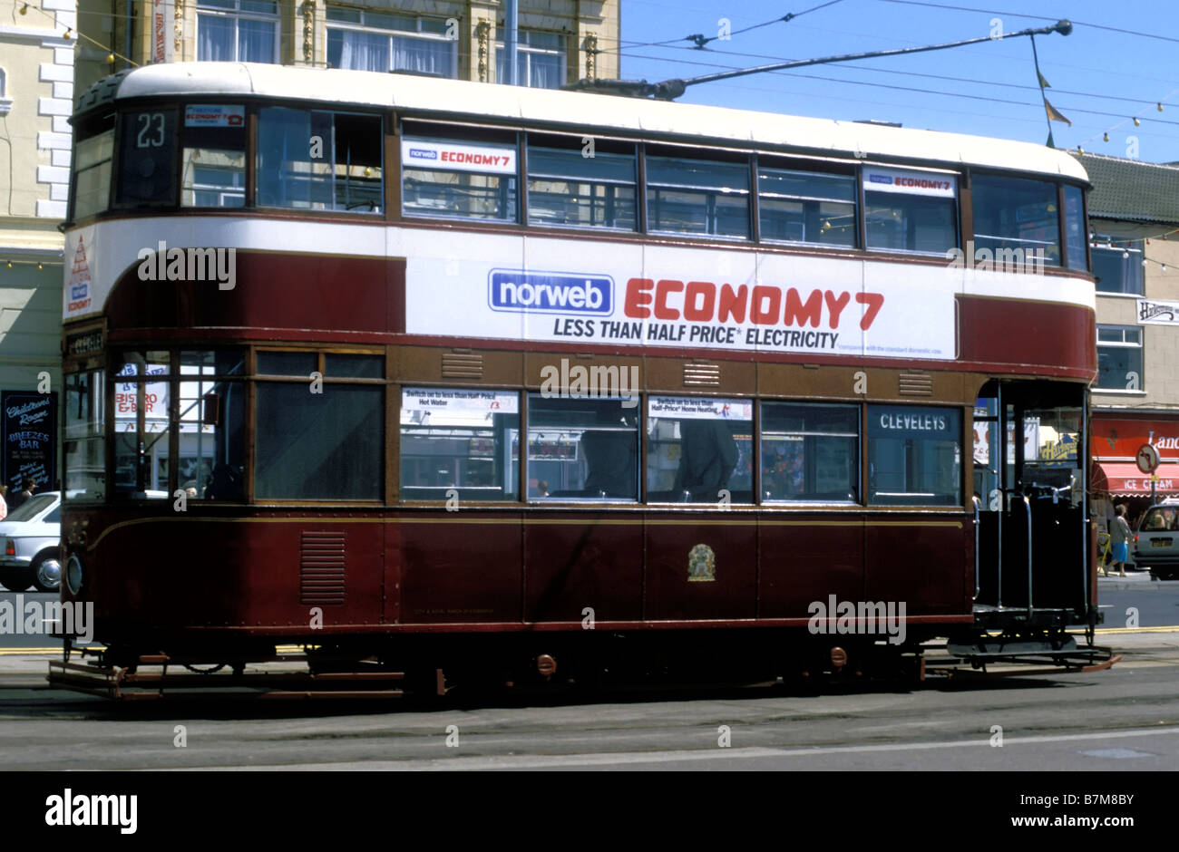 Streetcar streetcars tram trams tramway transport transportation uk ...