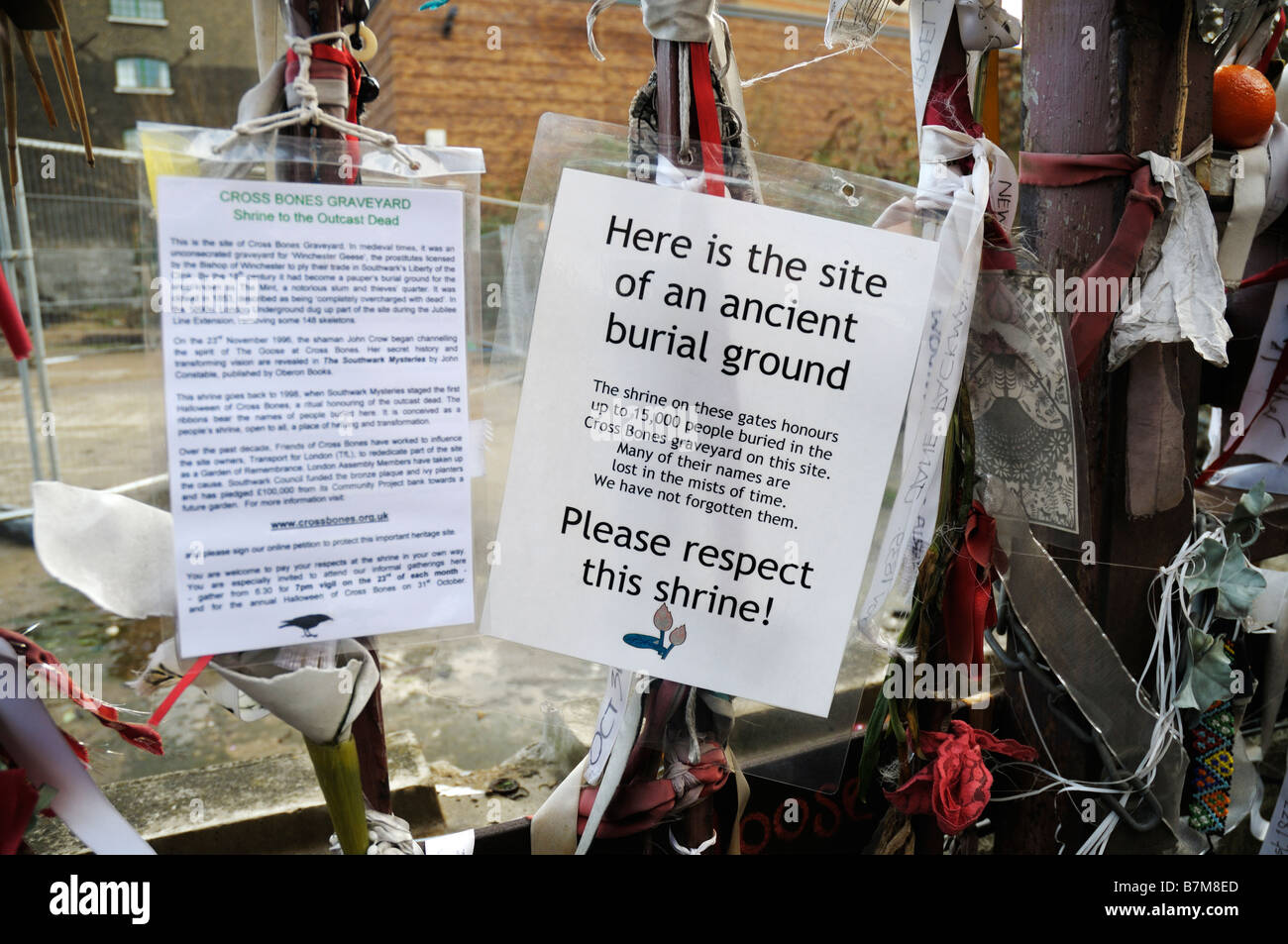 Gate shrine of Crossbones Cemetery, London Stock Photo - Alamy