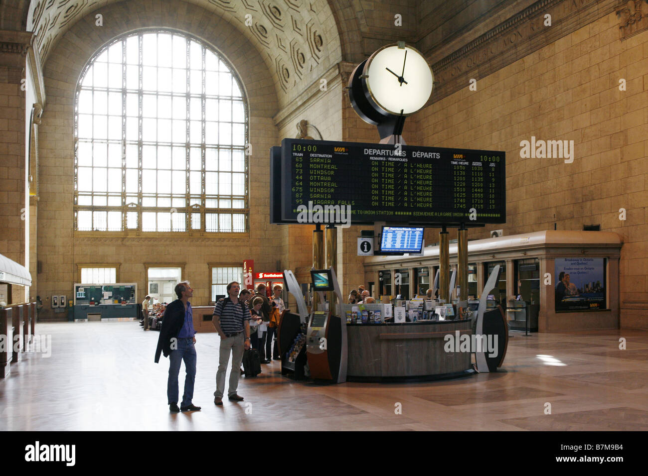 Information desk and train station hi-res stock photography and images ...