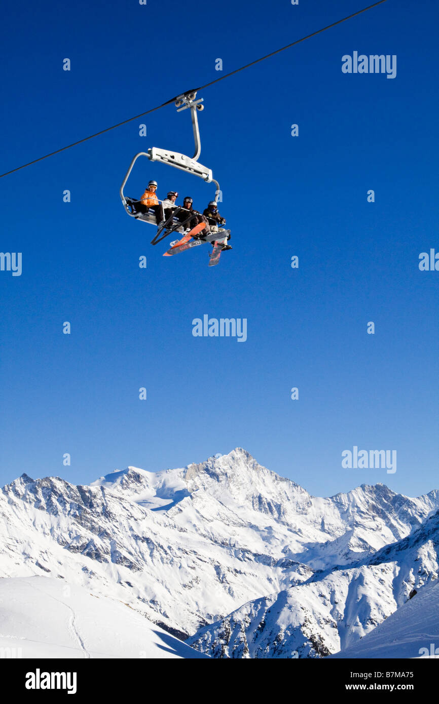 Six seater chair lift hi-res stock photography and images - Alamy