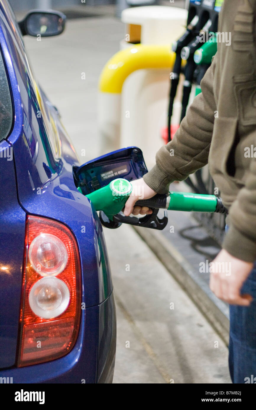 forecourt fill up Stock Photo - Alamy