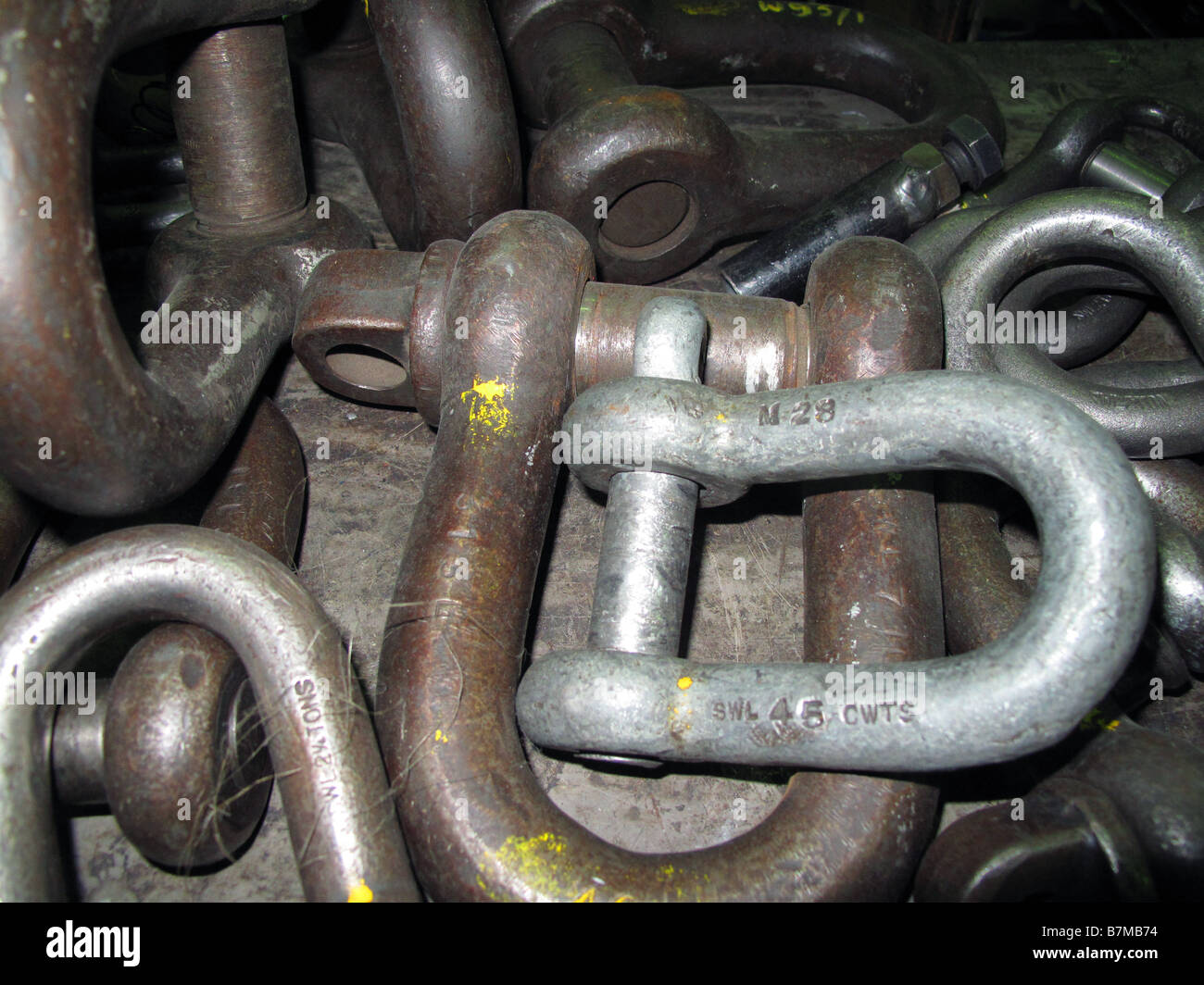Shackle hi-res stock photography and images - Alamy
