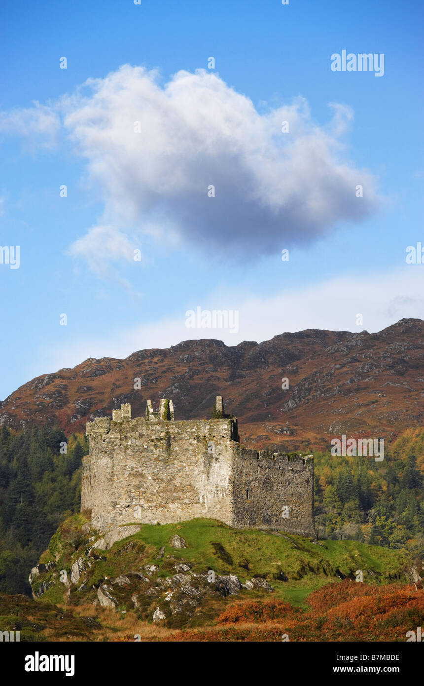 Castle tioram hi-res stock photography and images - Alamy