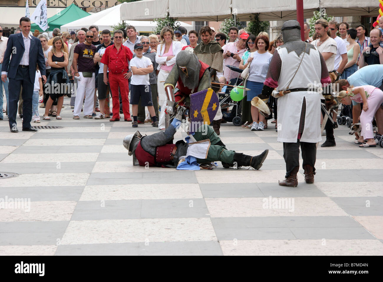 Medieval Festival in Lazise on Lake Garda Two men in mock fight Stock ...