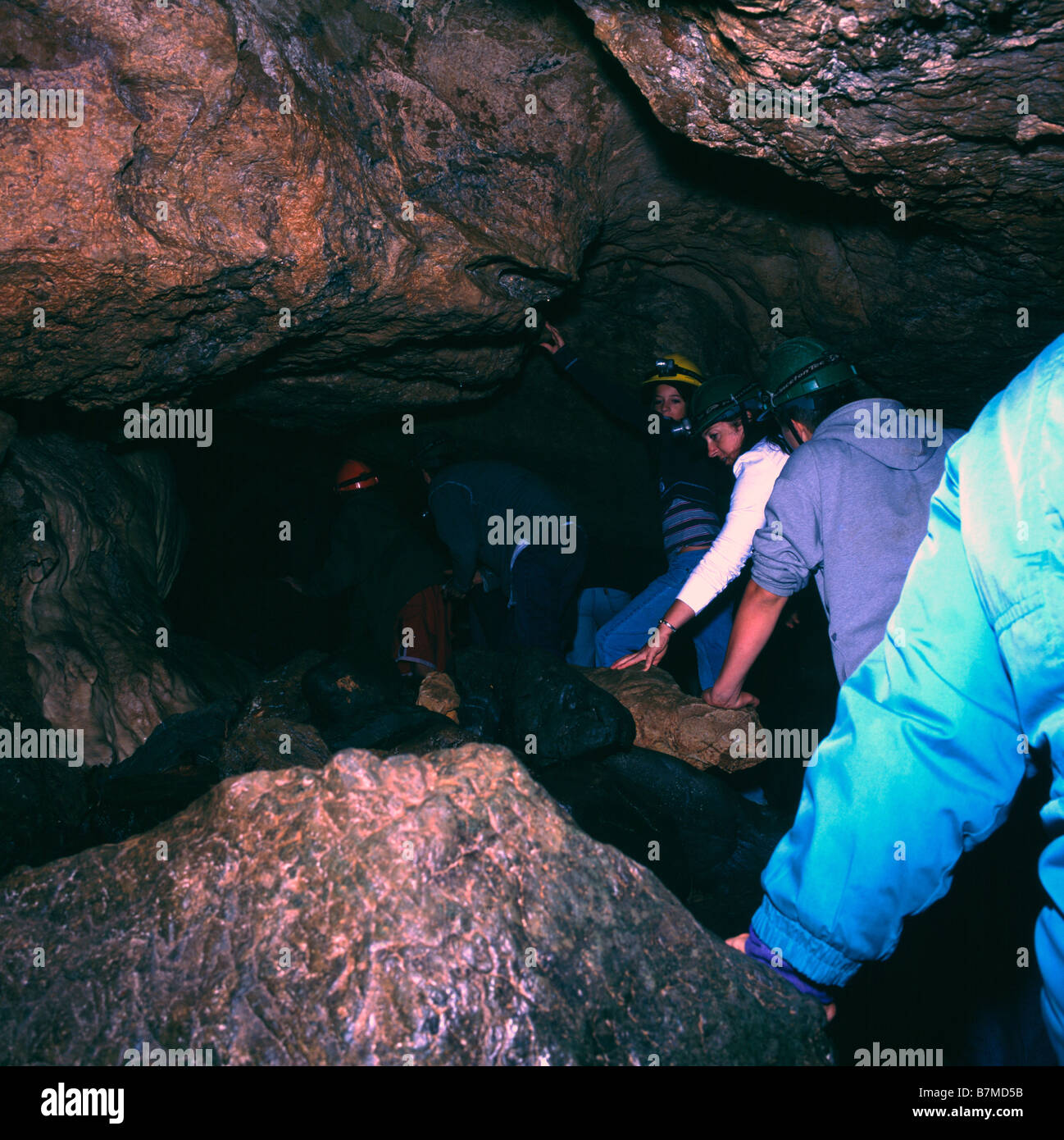 Tourist Spelunkers explore Riverbend Cave at Horne Lake Caves ...