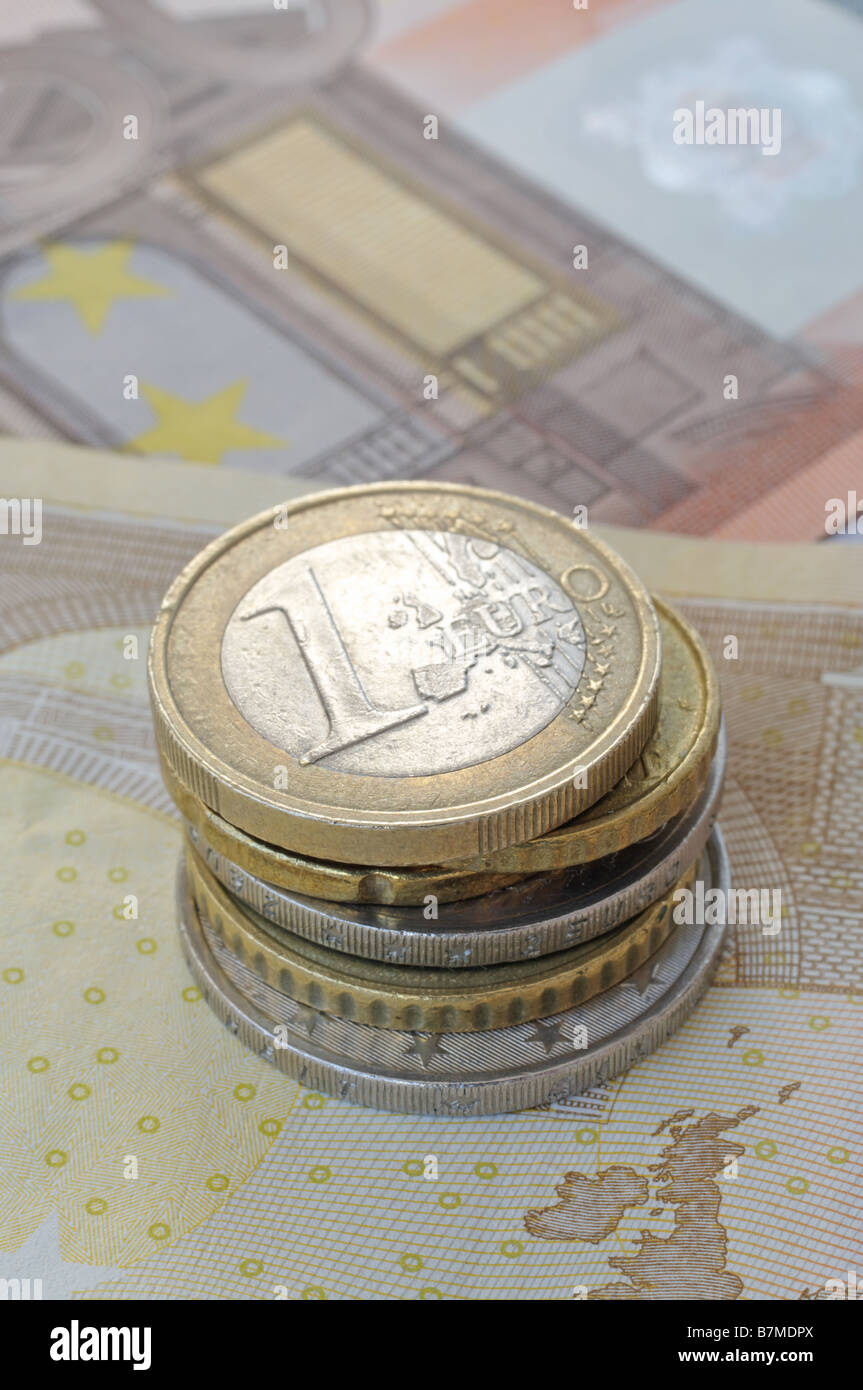 Euro coin note hi-res stock photography and images - Alamy