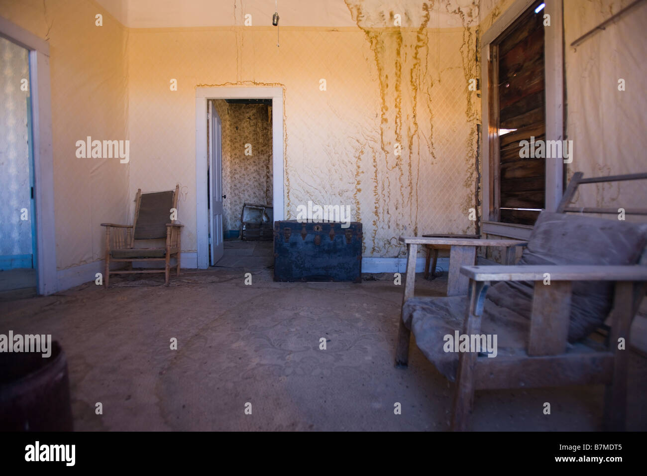 Run down house interior hi-res stock photography and images - Alamy