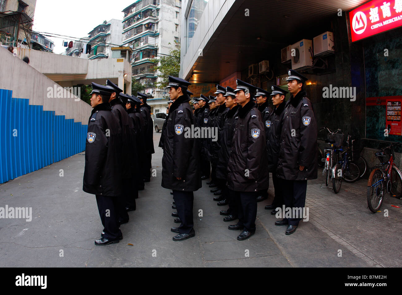 Guangzhou china police officer in hi-res stock photography and images ...
