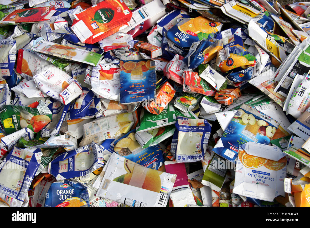 Empty house cartons hi-res stock photography and images - Alamy