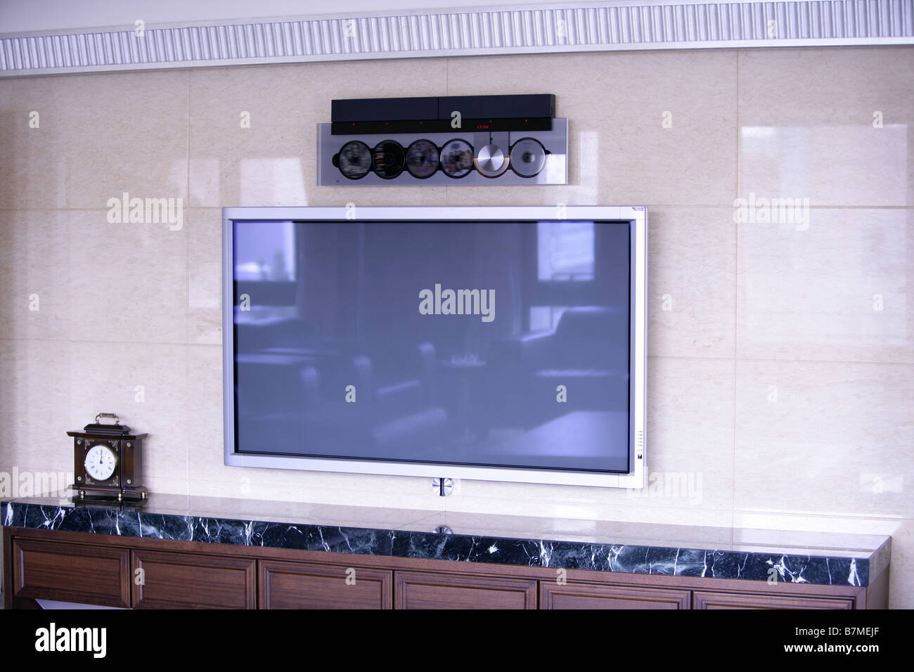 Flat screen television system with speakers Stock Photo - Alamy