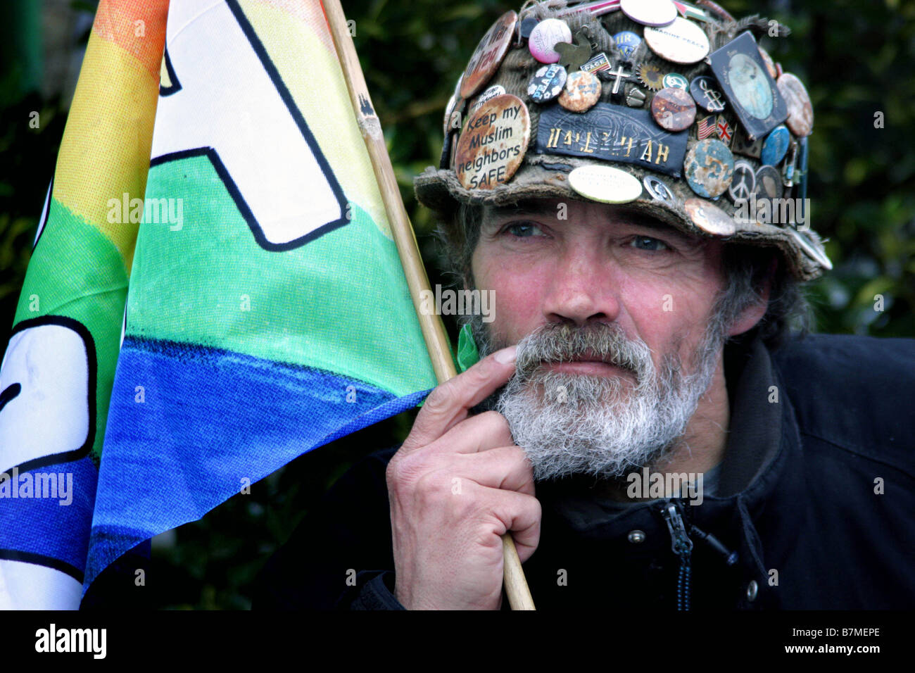 Peace Activist Brian Haw arrives in Oxford having walked from ...