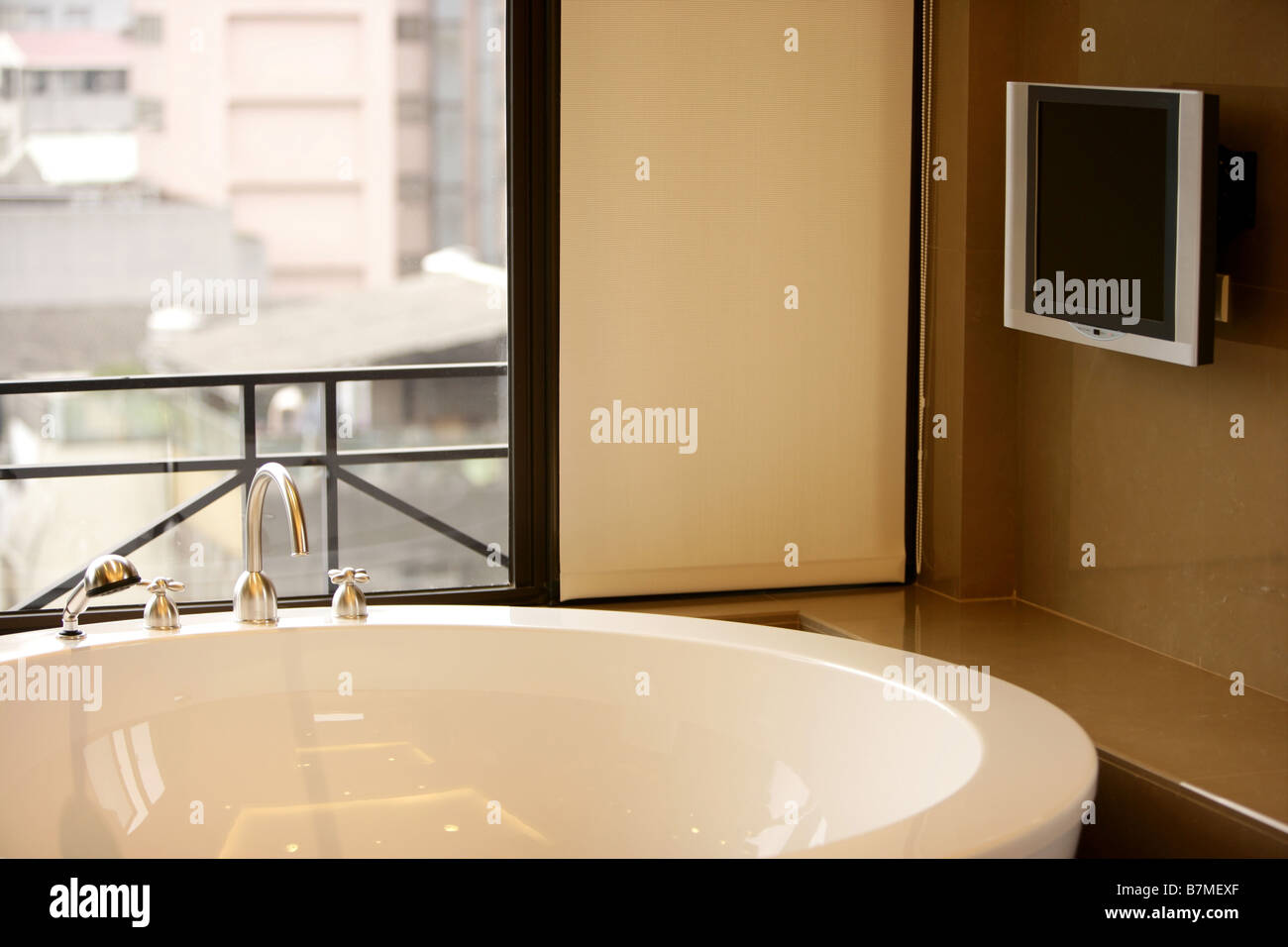 Tv screen close up hi-res stock photography and images - Alamy