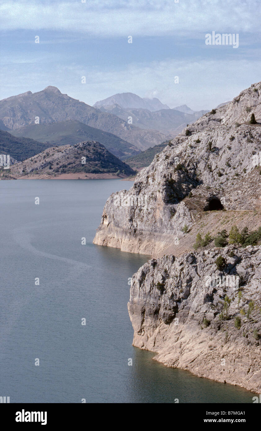 The Embalsa dam de los Barrios de Luna, Castilla Leon northern Spain ...