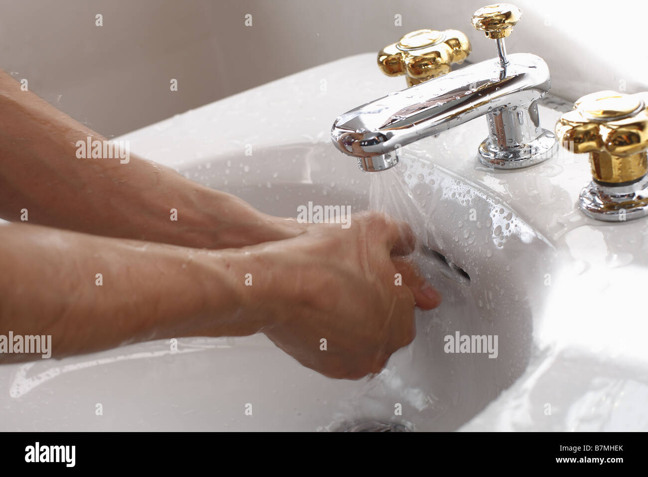 Wash ones hands hi-res stock photography and images - Alamy