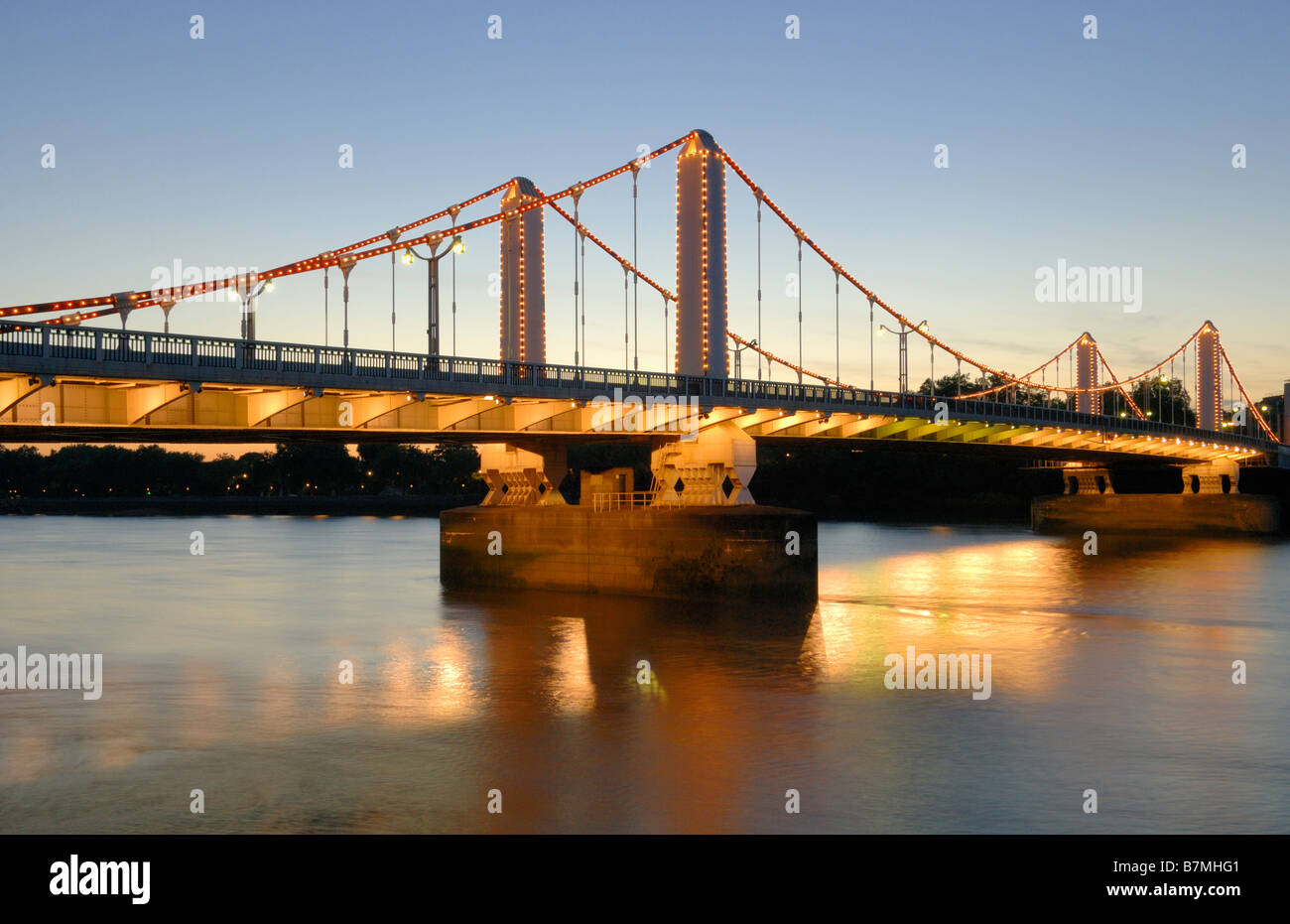 Chelsea Bridge London United Kingdom Stock Photo - Alamy
