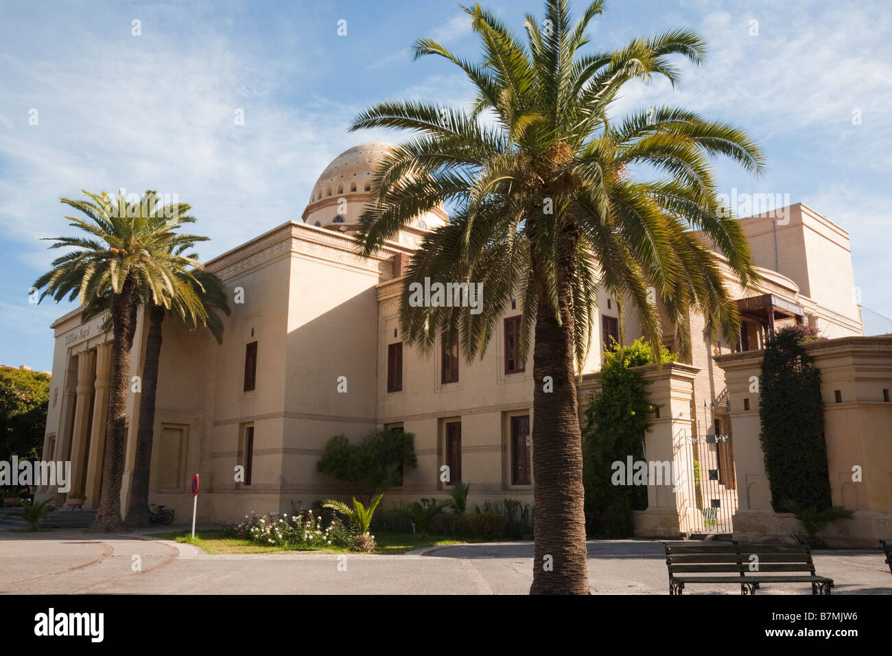 Royal building hi-res stock photography and images - Alamy