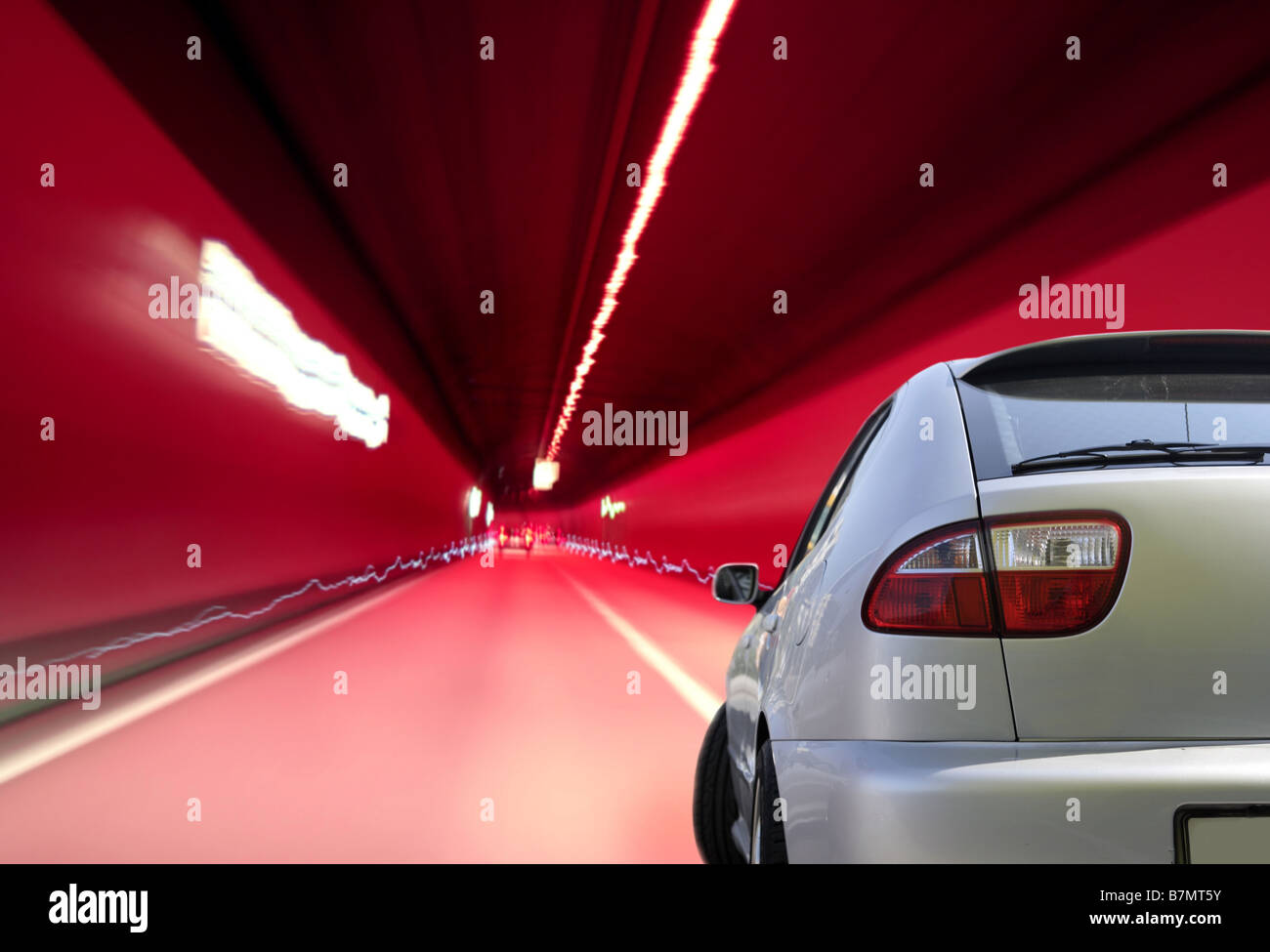 Car cars tunnel reflection tunnels hi-res stock photography and images ...