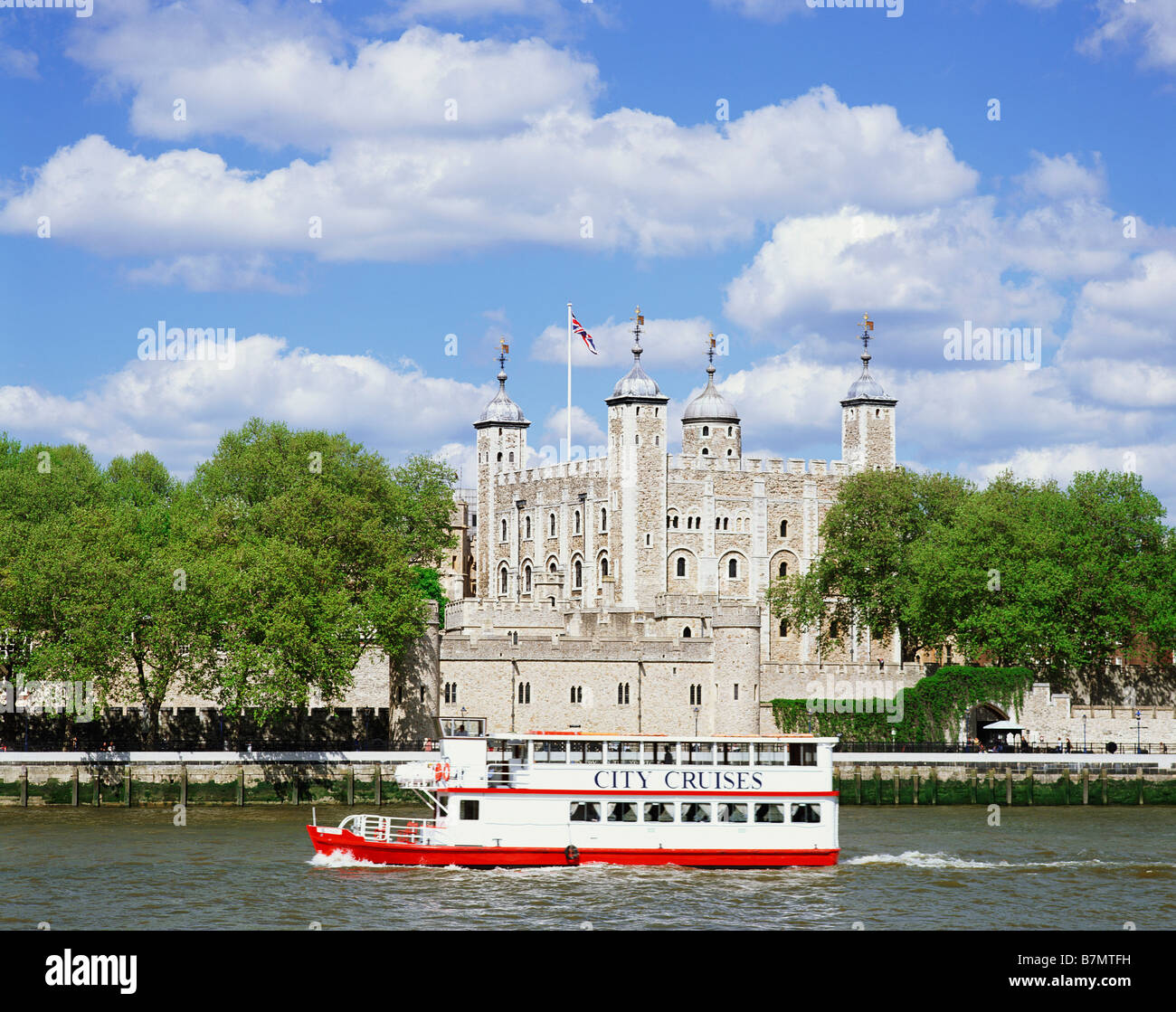 London river boat hi-res stock photography and images - Alamy