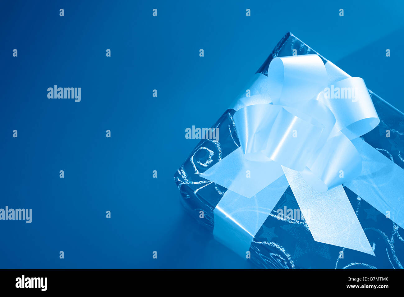 Vintage pretty christmas bow hi-res stock photography and images - Alamy