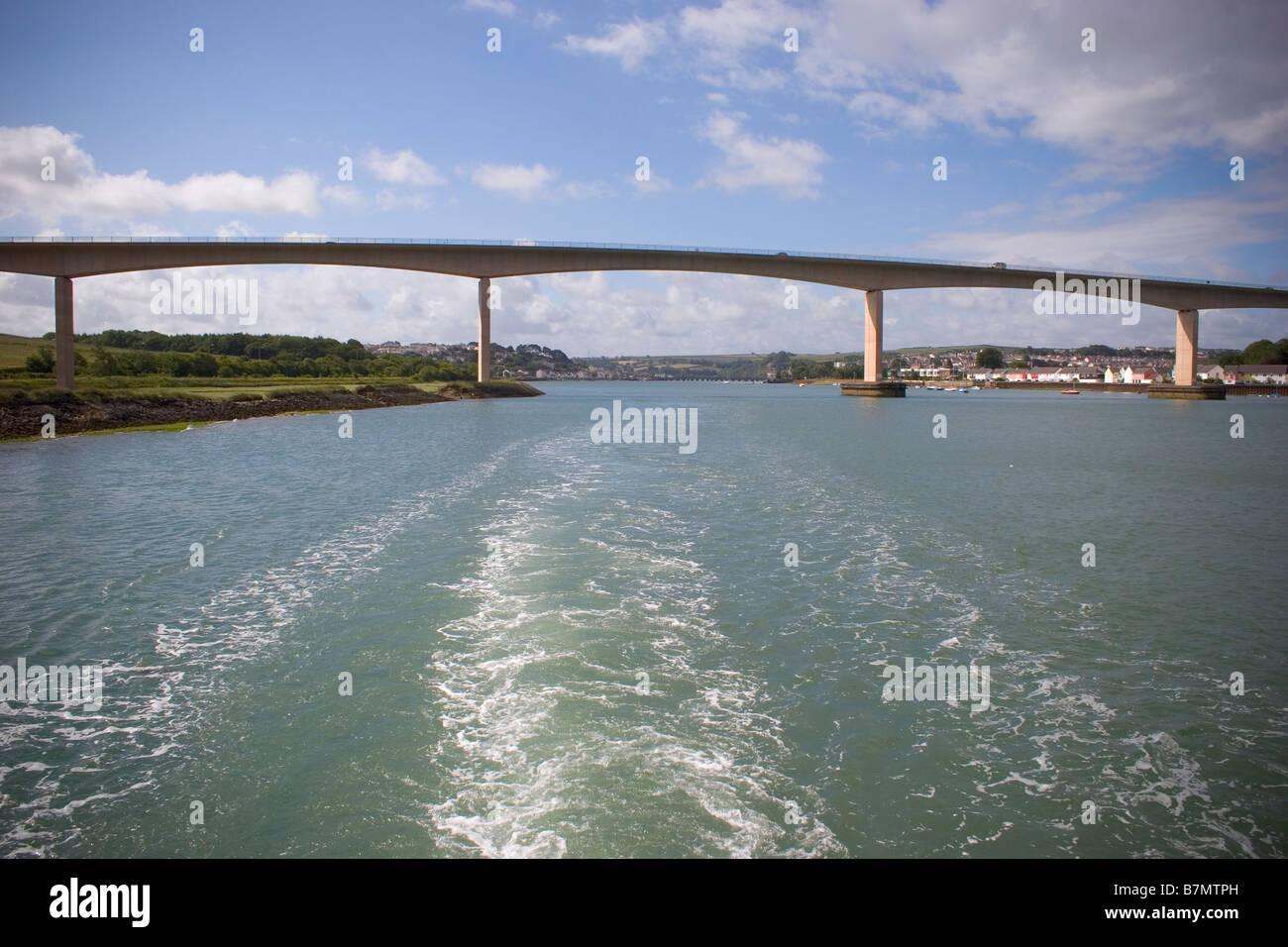 Bridge over the estuary hi-res stock photography and images - Alamy