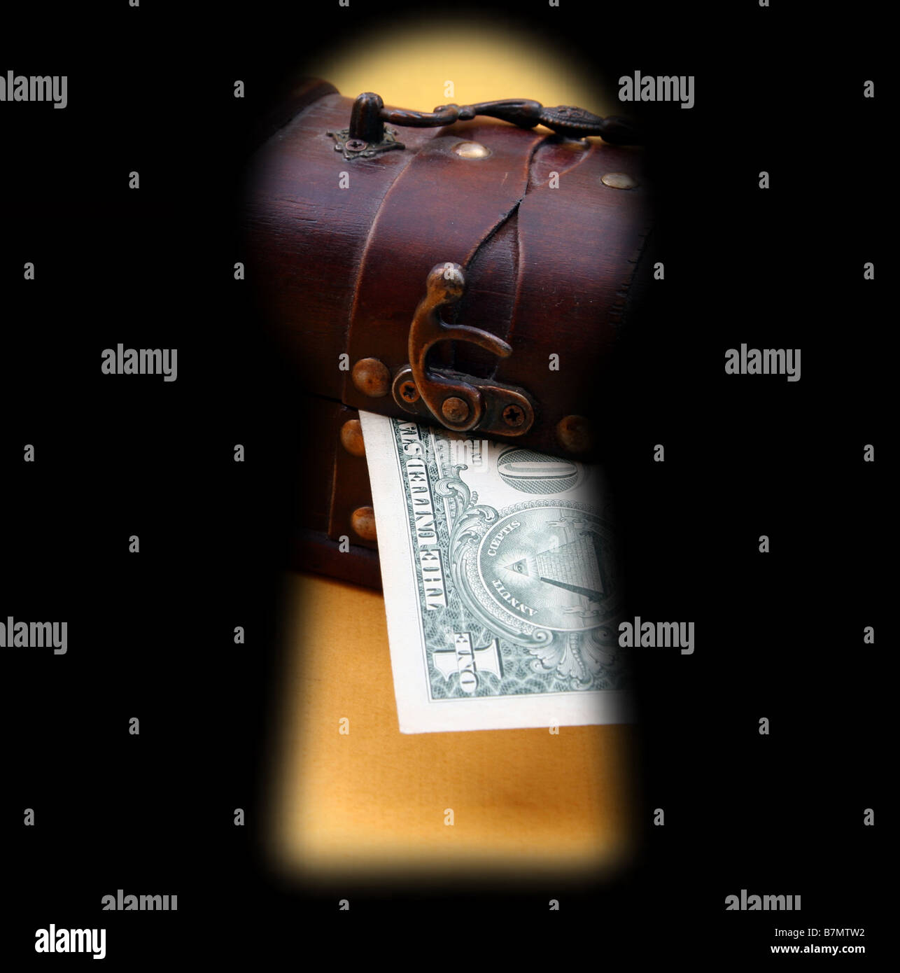 Through keyhole hi-res stock photography and images - Alamy