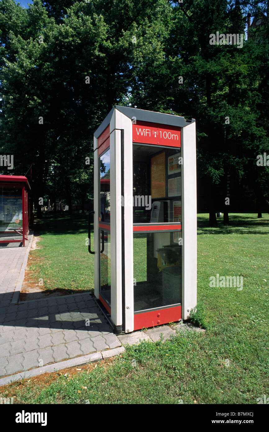Phones payphones nobody hi-res stock photography and images - Alamy