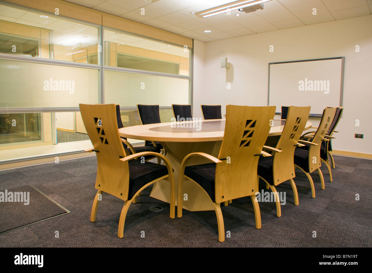 Empty boardroom hi-res stock photography and images - Alamy