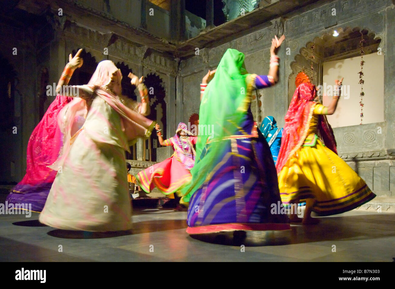 Ghoomar dance hi-res stock photography and images - Alamy