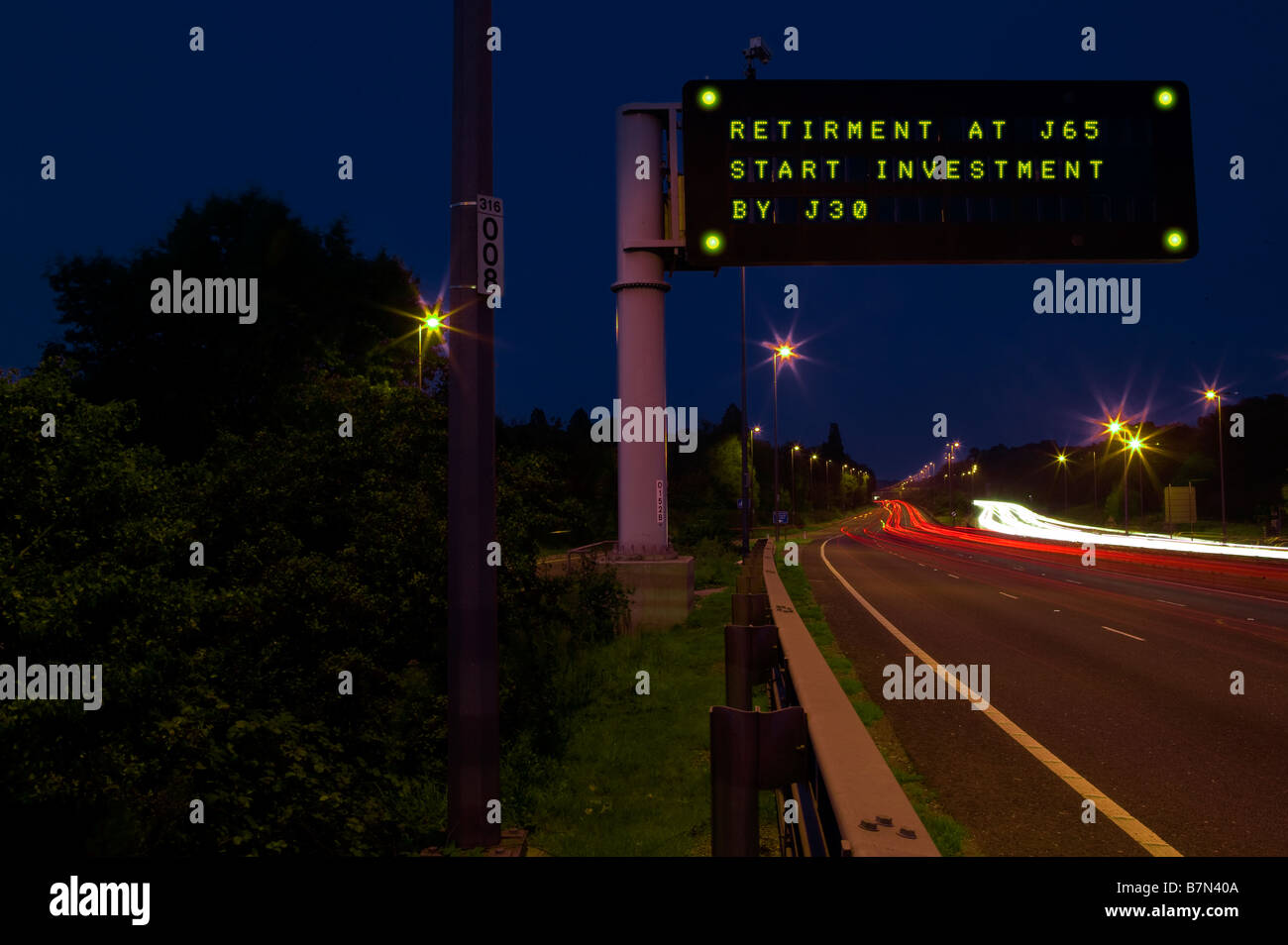Start of motorway sign hi-res stock photography and images - Alamy
