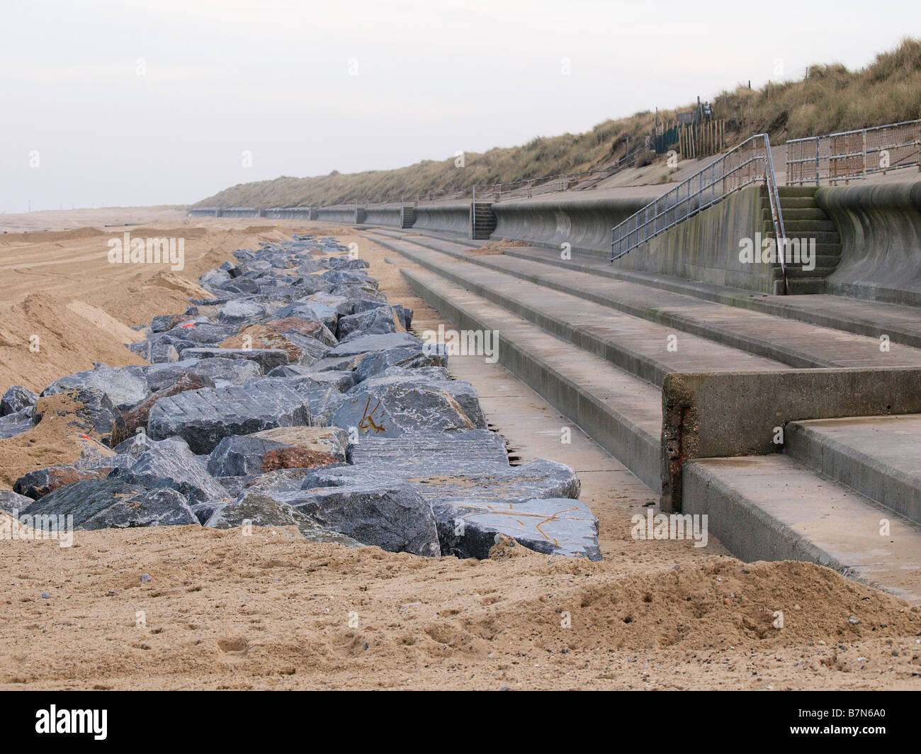 SEA DEFENCES AT ECCLES ON SEA NORFOLK EAST ANGLIA ENGLAND UK Stock ...