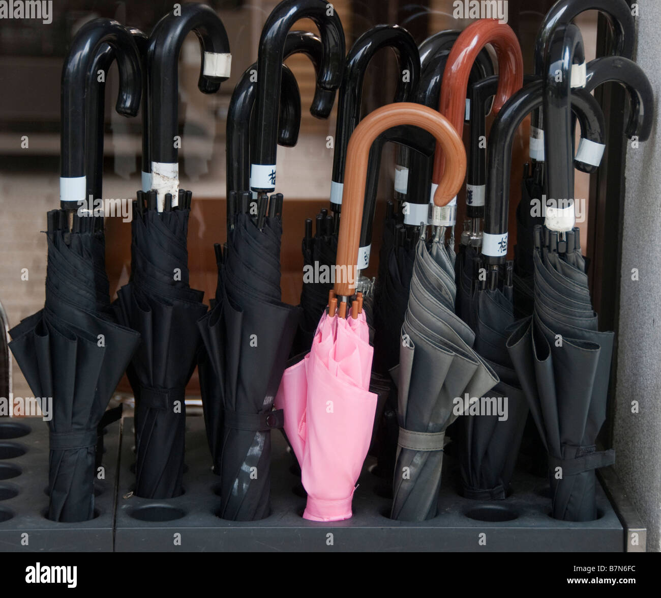 Umbrella stand japan hi-res stock photography and images - Alamy