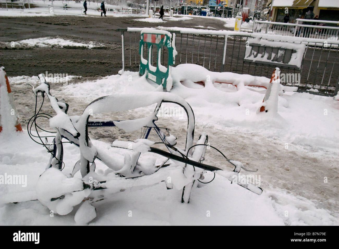 Snow in February in London Stock Photo - Alamy