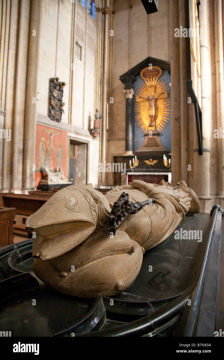 Tomb stone hi-res stock photography and images - Alamy