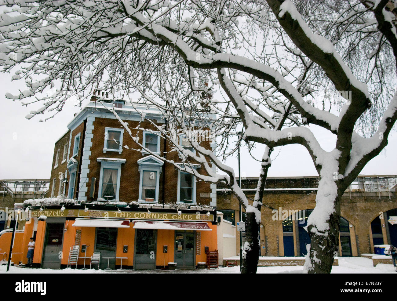 Melt snow london hi-res stock photography and images - Alamy
