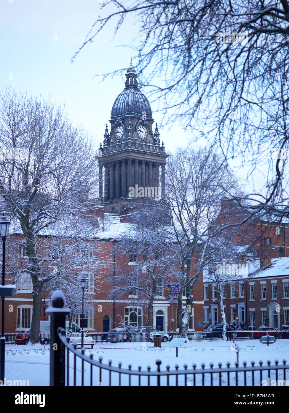 Leeds town hall winter hi-res stock photography and images - Alamy