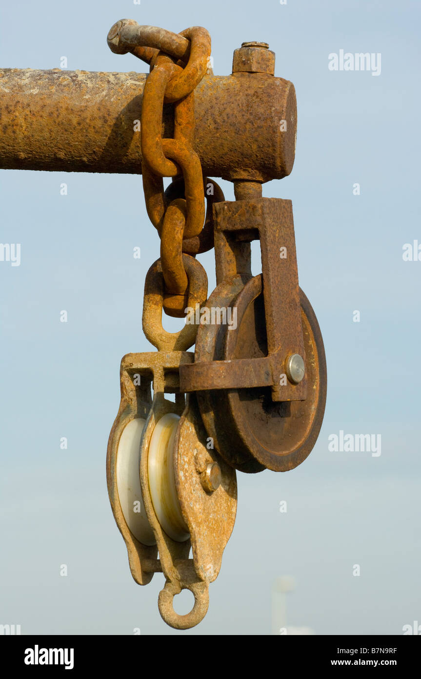 Cable pulleys hi-res stock photography and images - Alamy