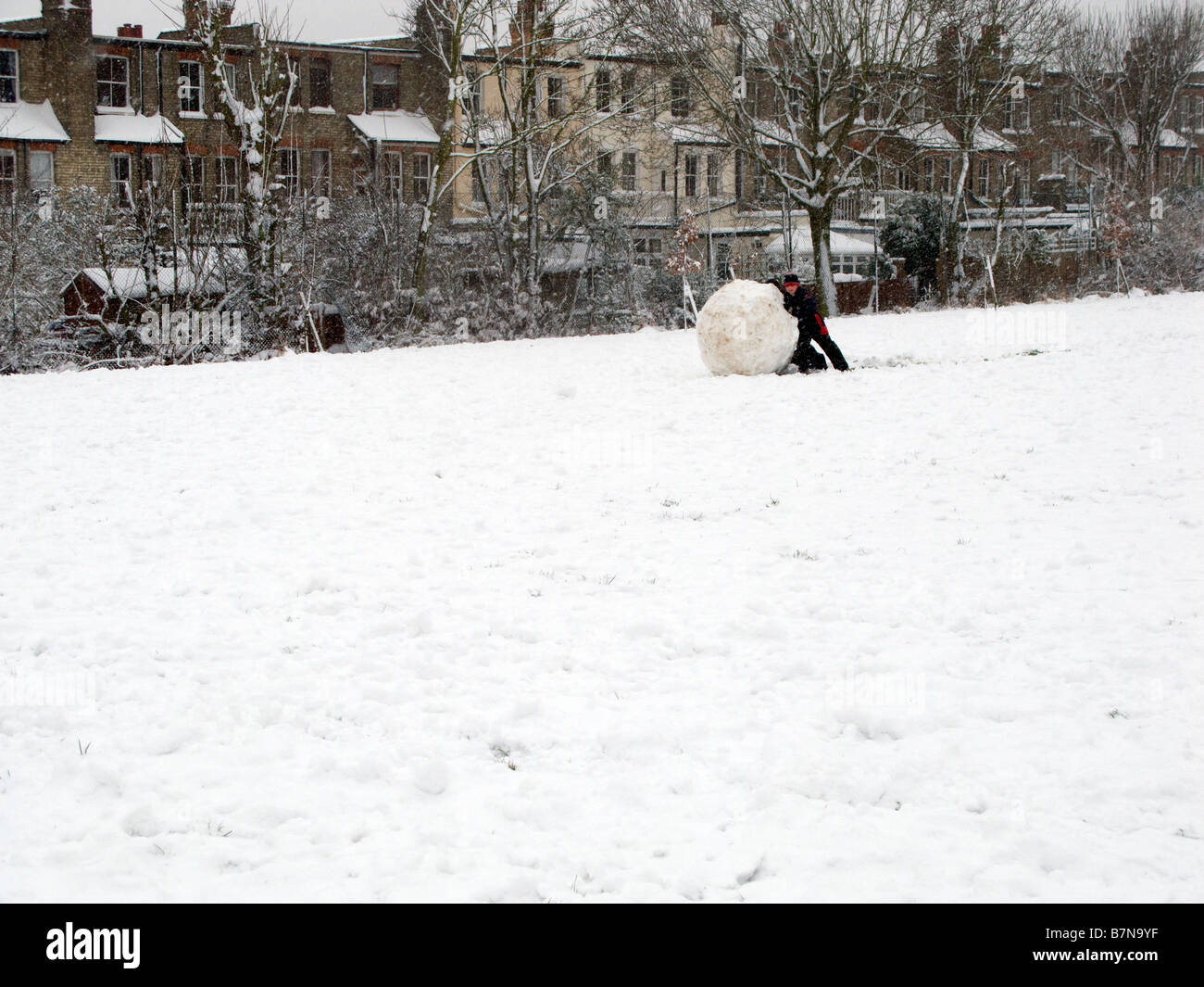Rolling snowball hi-res stock photography and images - Alamy