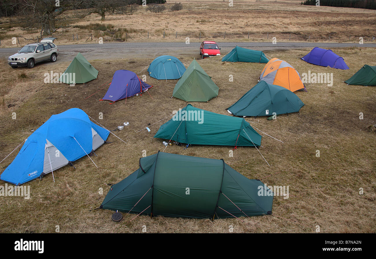 Roadside camp of walkers tents in the early morning Stock Photo - Alamy