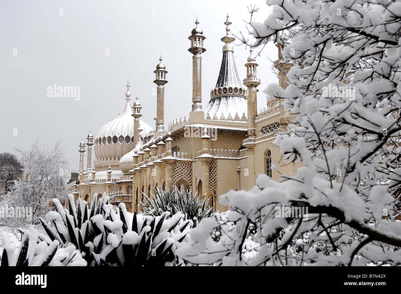 The Royal Pavilion Brighton covered in snow February 2009 Stock Photo ...